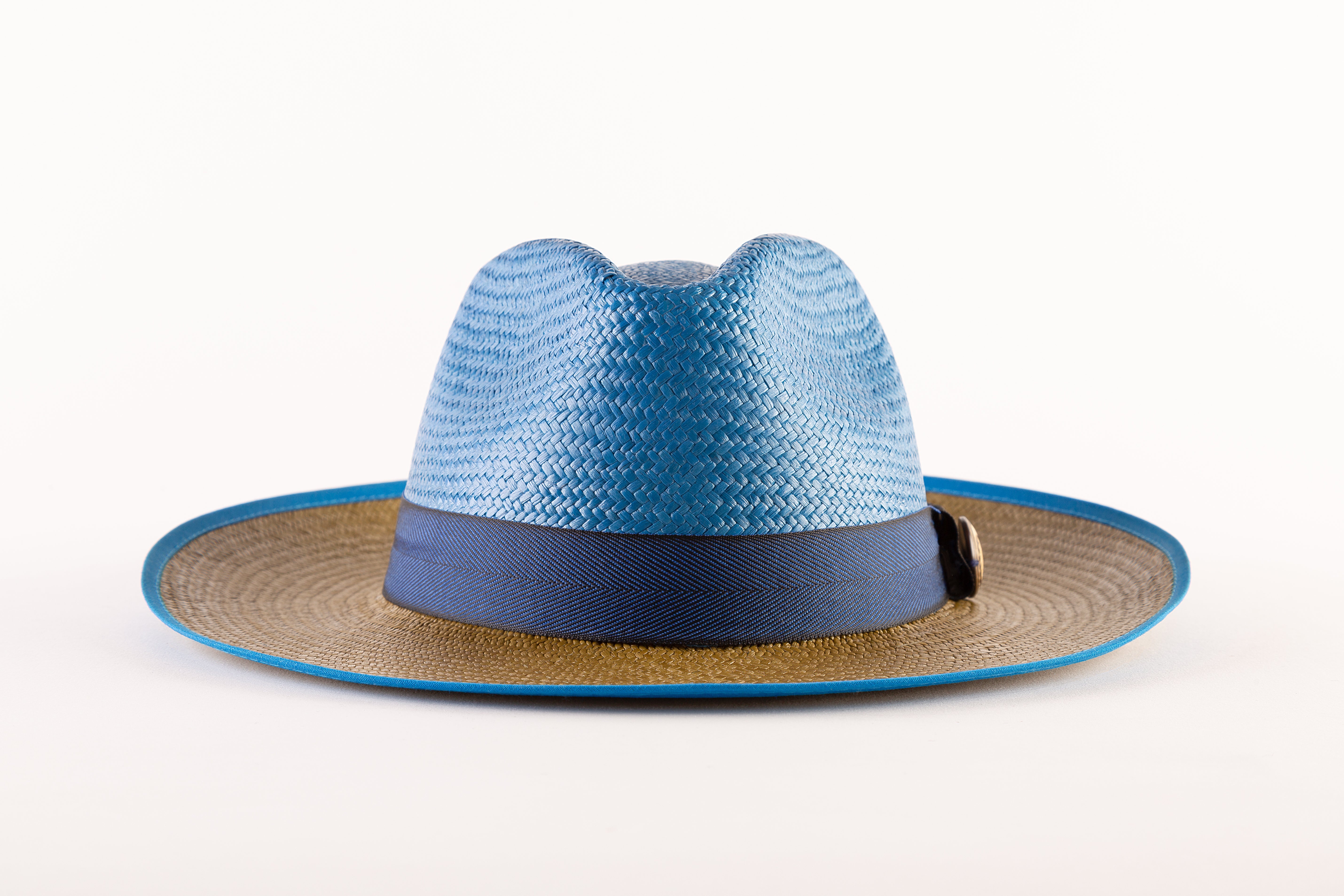 Charleston Blue (c) and Olive (b) | Anu'Crown